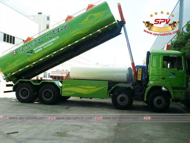 3 units of Shacman 25,000 litres sludge dump trucks were ready for delivery