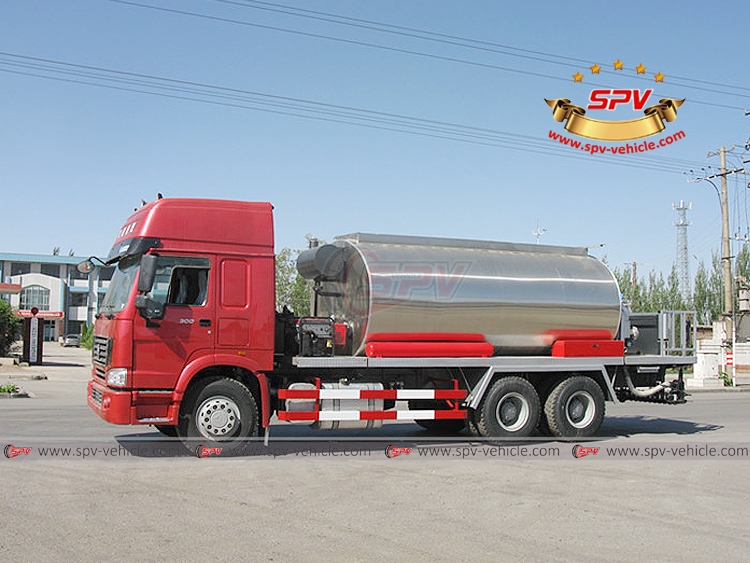 Asphalt distribution vehicle, asphalt distributor, bitumen sprayer ...