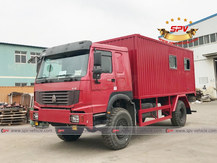 【Jun. 2019】To Papua New Guinea- 4X4 Off-road Fuel & Lube Truck SINOTRUK