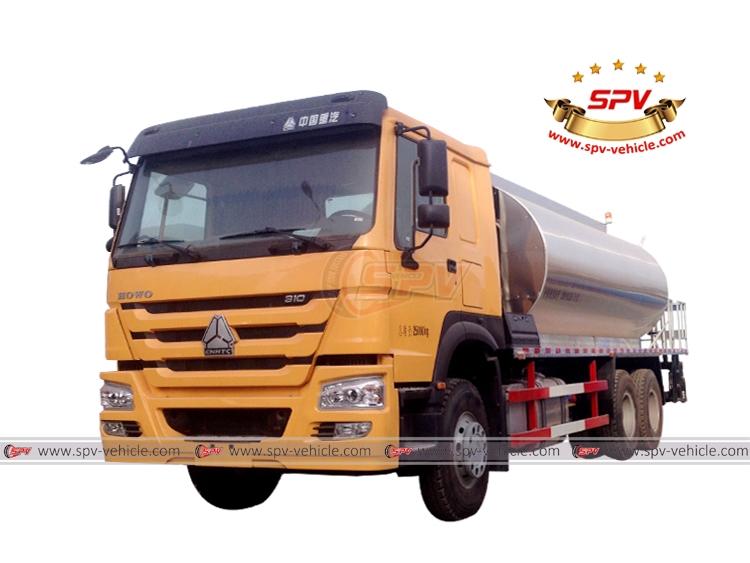 Asphalt distribution vehicle, asphalt distributor, bitumen sprayer ...